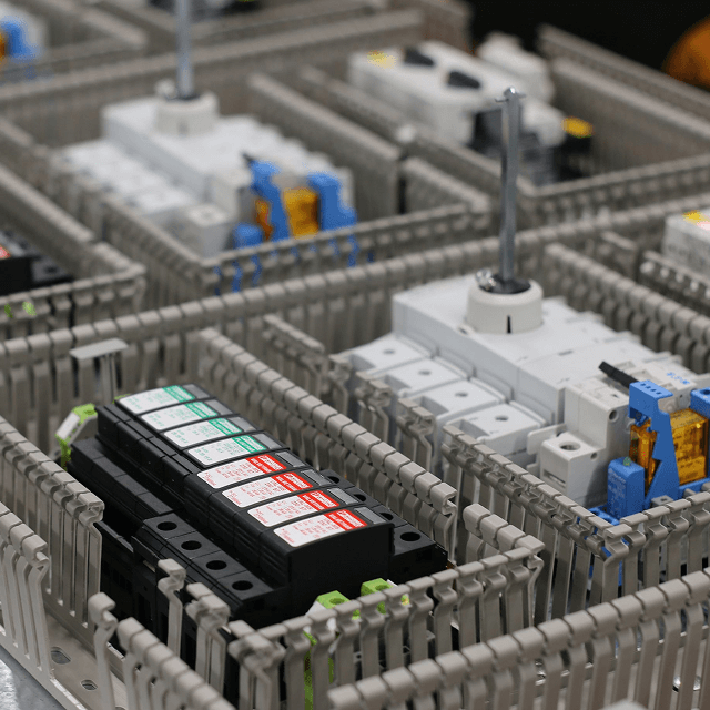 Control cabinet assembly - Lithutec